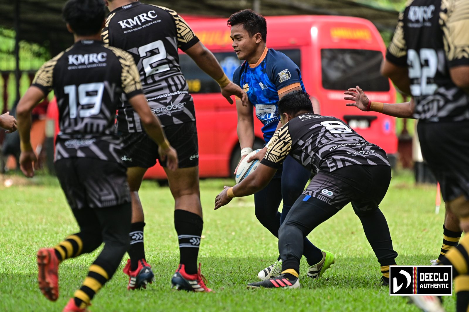 Sembilang Drua 10's - DC Authentic